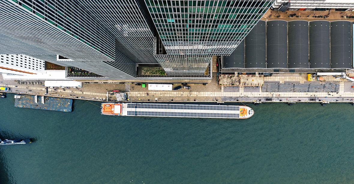 Cargo Vessel Helios Harnesses the Power of the Sun to Set a World ...